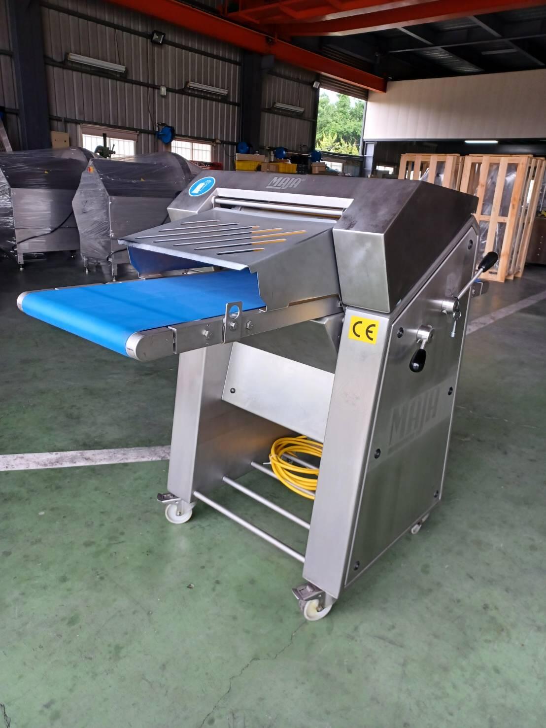 MAJA Automatic Skinning Machine